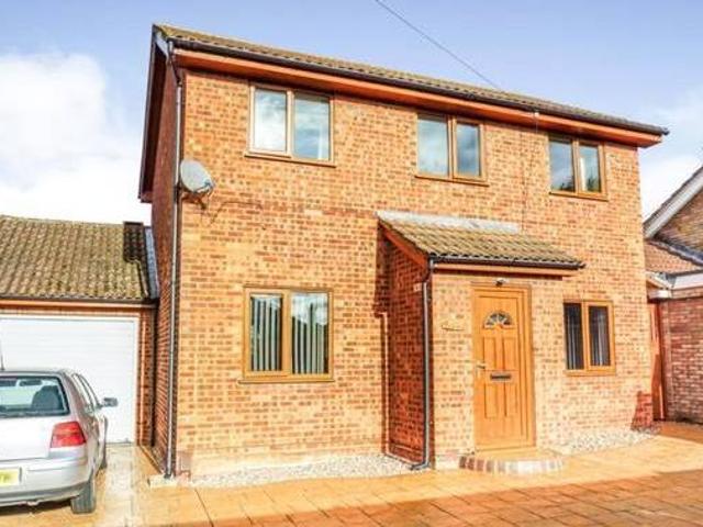 3 bedroom detached house for sale in Coral Drive Ipswich IP1