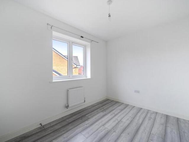 3 bedroom detached house for sale in Calcot M4 J12 access, Berkshire, RG31
