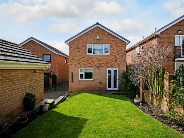 3 bedroom detached house for sale in Camdale View, Ridgeway. S12 3XQ, S12
