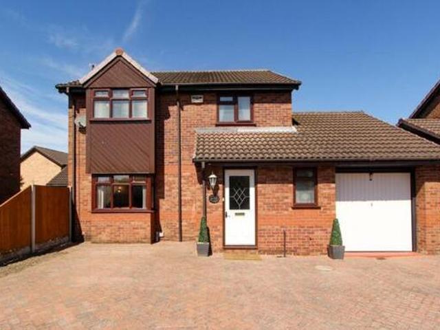 3 Bedroom Detached House For Sale In Cantley, Doncaster