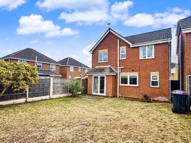 3 bedroom detached house for sale in Cardyke Way, Bracebridge Heath, Lincoln, LN4