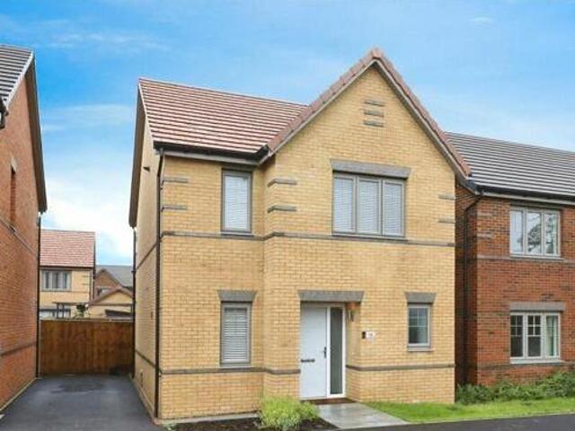 3 Bedroom Detached House For Sale In Carlton in lindrick, Nottinghamshire