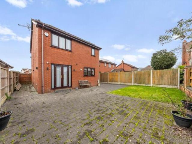 3 bedroom detached house for sale in Castle Green, Westbrook, WA5