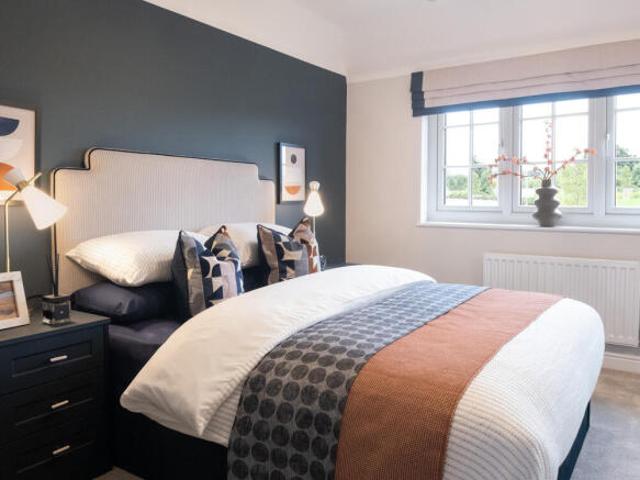 3 bedroom detached house for sale in Castle Hill Dr, Ebbsfleet Valley, Swanscombe, Kent, DA10 1EX, DA10