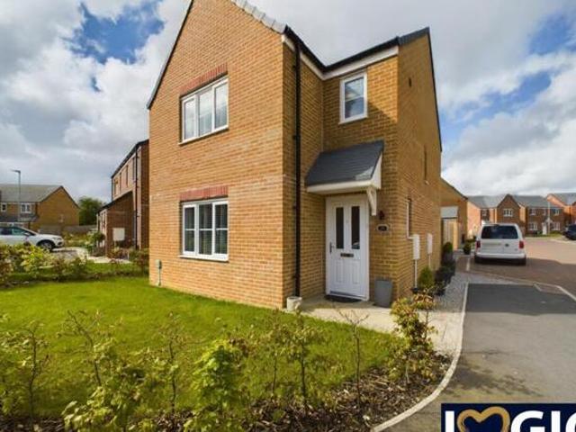 3 Bedroom Detached House For Sale In Castleford, Yorkshire