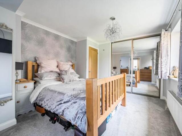 3 bedroom detached house for sale in Cedarwood Crescent, Caversham, RG4