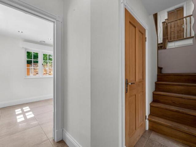 3 bedroom detached house for sale in Church Road, Watford, WD17