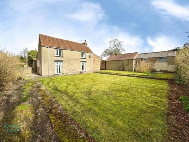 3 bedroom detached house for sale in Church Street, Wales, Sheffield, S26