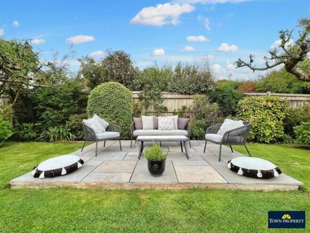 3 bedroom detached house for sale in Church Street, Willingdon, Eastbourne, BN22