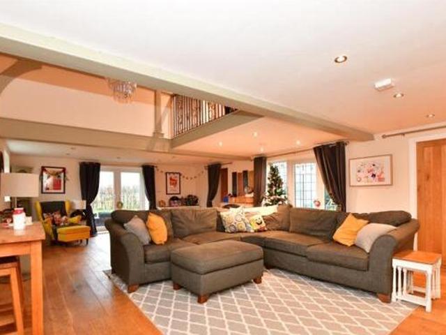 3 Bedroom Detached House For Sale In Chainhurst, Marden