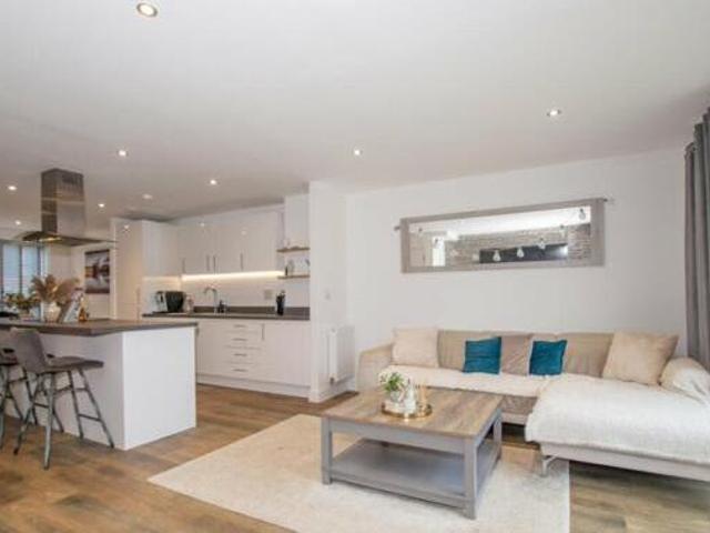 3 Bedroom Detached House For Sale In Channels, Chelmsford