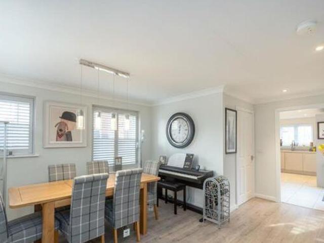3 Bedroom Detached House For Sale In Channels, Chelmsford