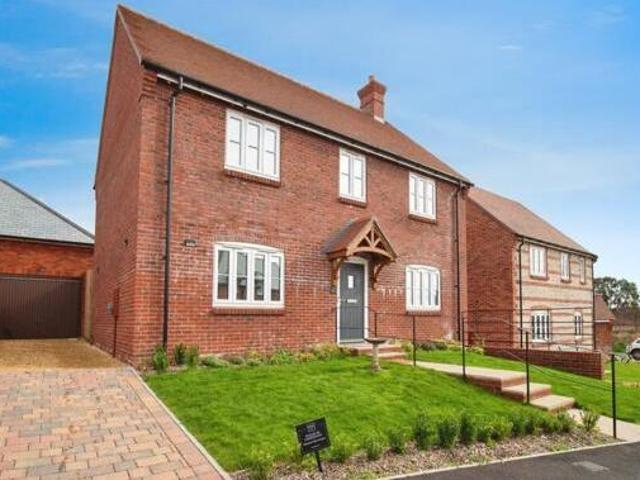 3 Bedroom Detached House For Sale In Charminster
