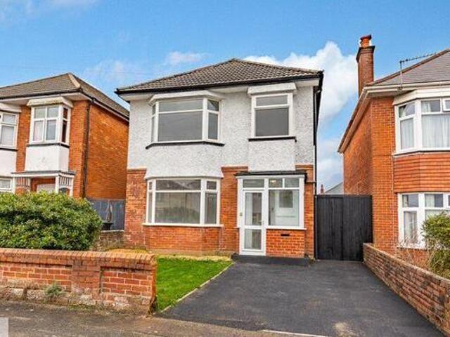 3 Bedroom Detached House For Sale In Charminster