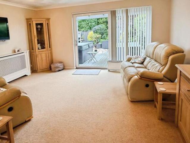 3 bedroom detached house for sale in Chater Close, Leicester, LE5