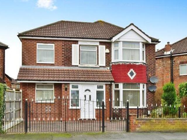 3 Bedroom Detached House For Sale In Cheadle, Greater Manchester
