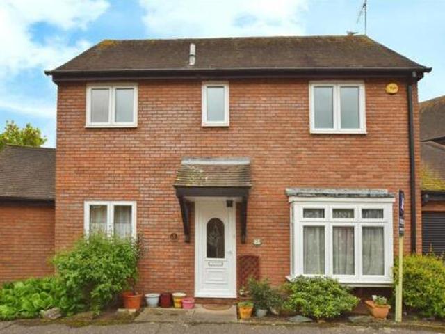 3 Bedroom Detached House For Sale In Chelmsford, Essex