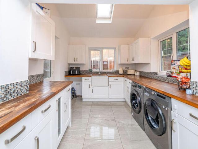 3 bedroom detached house for sale in Chelston Drive, Newbridge, Wolverhampton, WV6