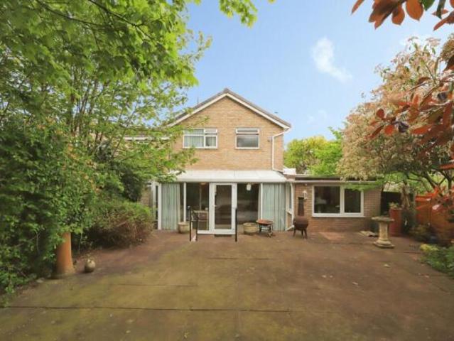 3 bedroom detached house for sale in Chelston Drive, Wolverhampton, West Midlands, WV6