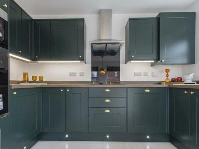 3 Bedroom Detached House For Sale In Chesterfield Rd