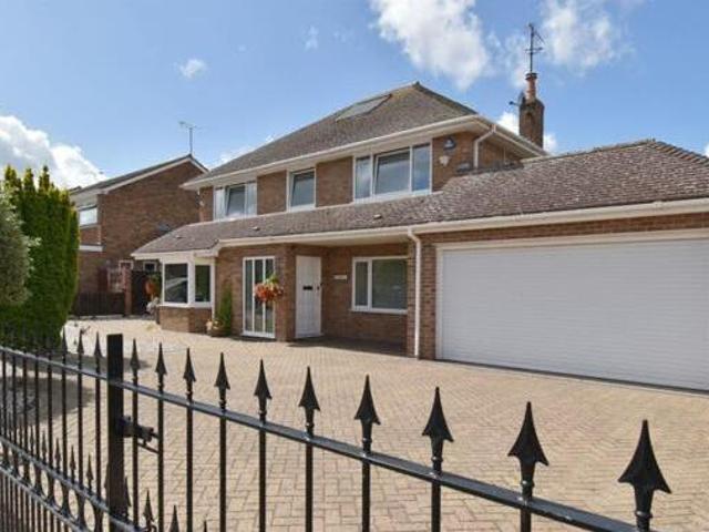 3 Bedroom Detached House For Sale In Chestfield