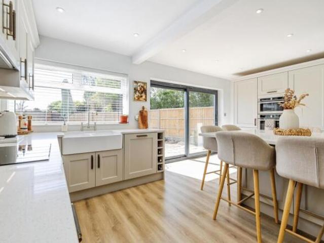 3 bedroom detached house for sale in Chestnut Road, North Hykeham, LN6