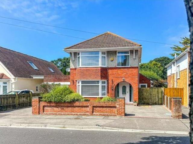 3 Bedroom Detached House For Sale In Christchurch, Dorset
