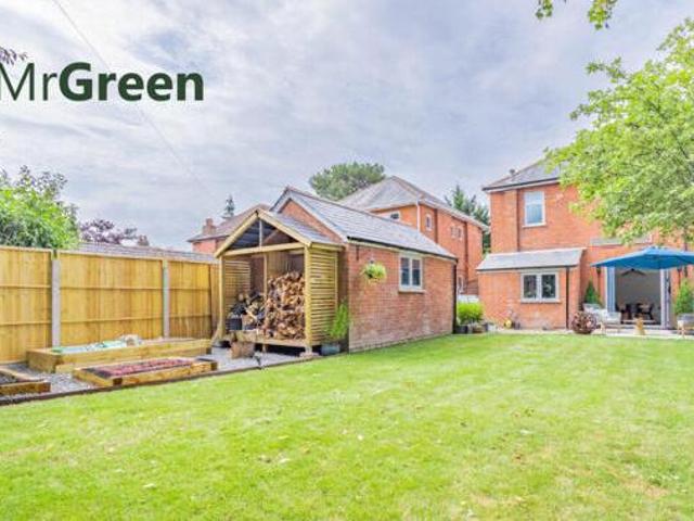3 Bedroom Detached House For Sale In Christchurch, Dorset