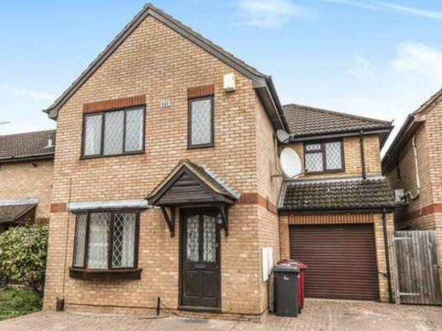 3 bedroom detached house for sale in Cippenham Slough Berkshire SL1