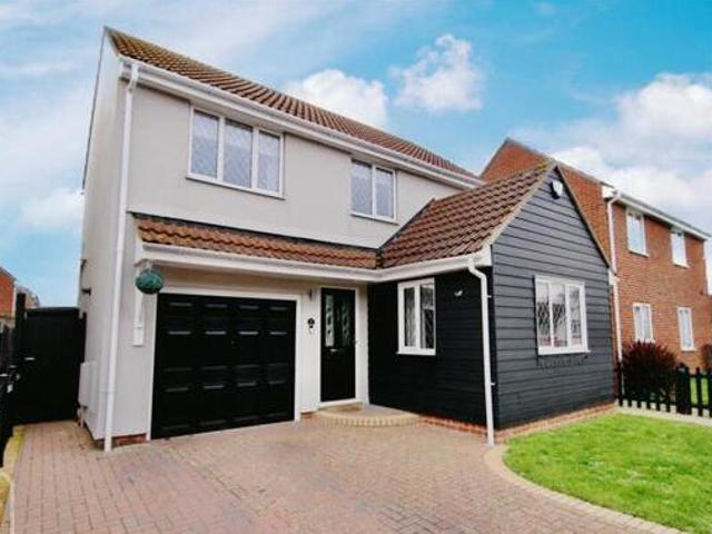 3 Bedroom Detached House For Sale In Clacton on sea, Essex