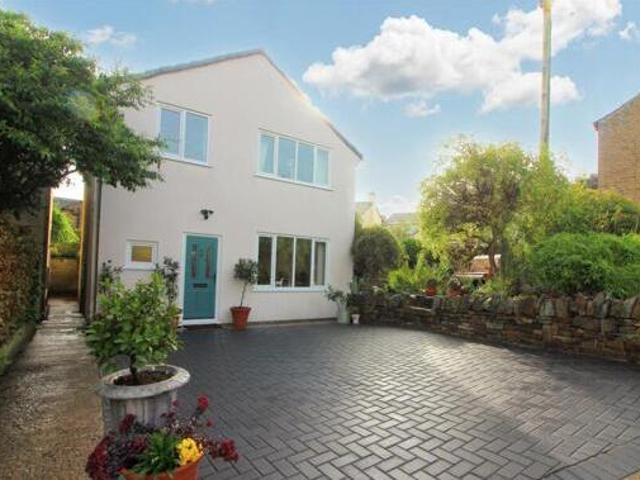 3 Bedroom Detached House For Sale In Clayton West, Huddersfield