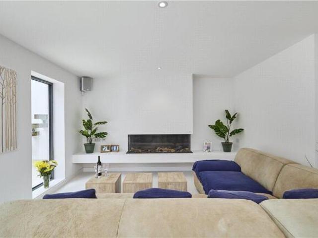 3 bedroom detached house for sale in Cleasby Road, Menston, Ilkley, West Yorkshire, LS29