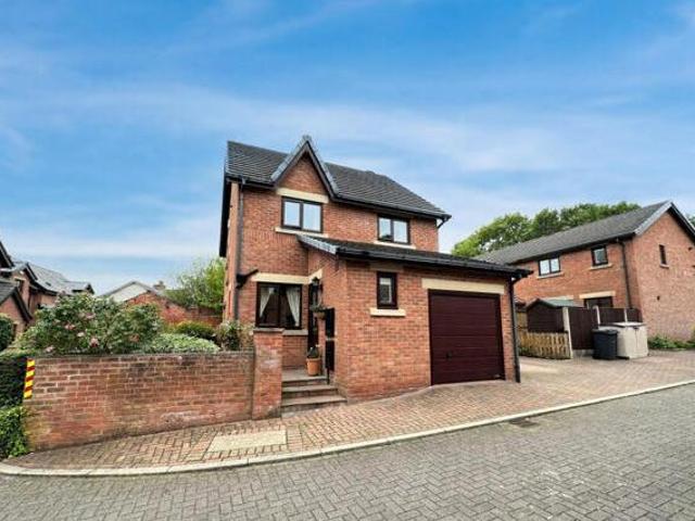 3 Bedroom Detached House For Sale In Clifton