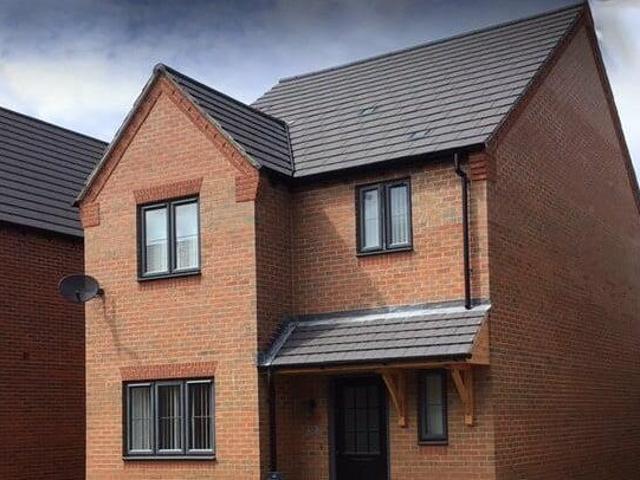 3 Bedroom Detached House For Sale In Clifton, Shefford