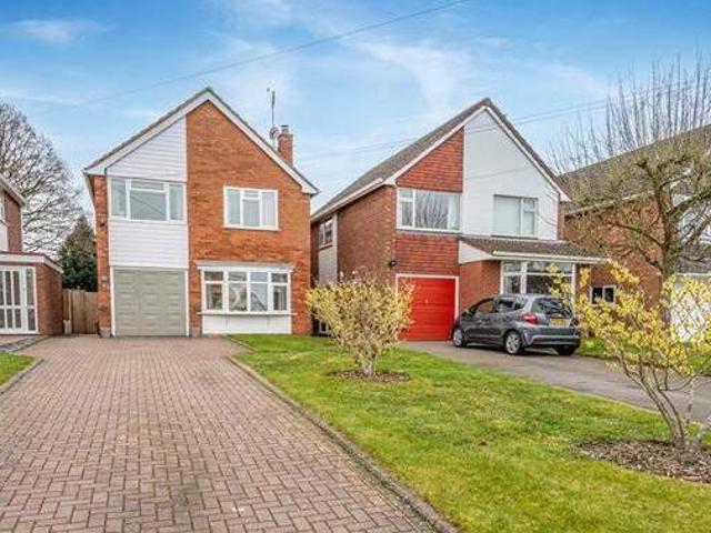 3 bedroom detached house for sale in Clive Road Pattingham Wolverhampton WV6