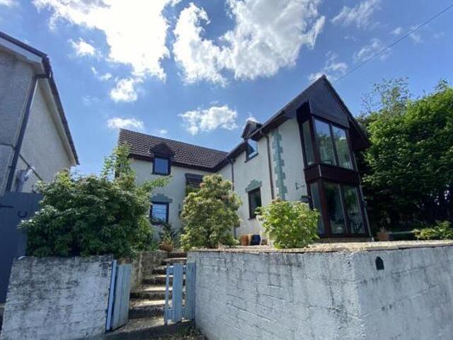 3 Bedroom Detached House For Sale In Craig cefn parc, Swansea