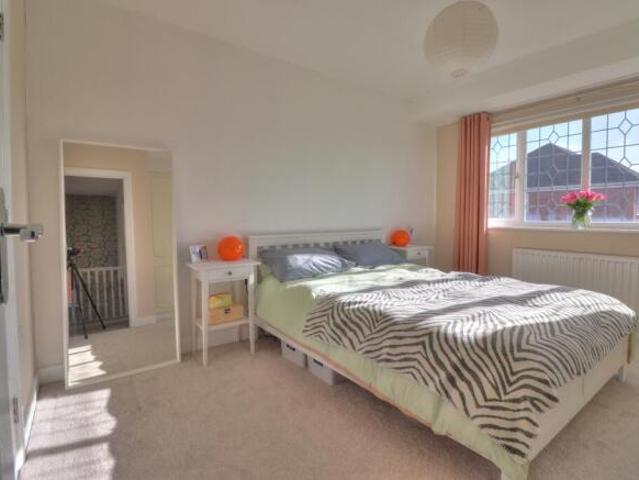 3 bedroom detached house for sale in Craigmillar Place, Glasgow, G69