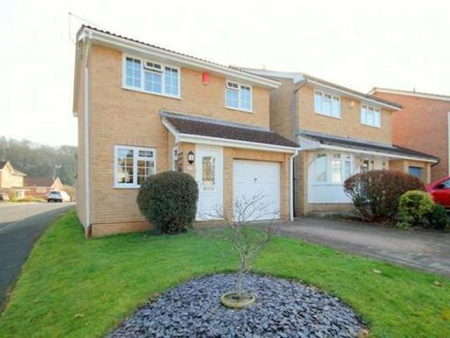 3 bedroom detached house for sale in Crescent Road Downend Bristol BS16