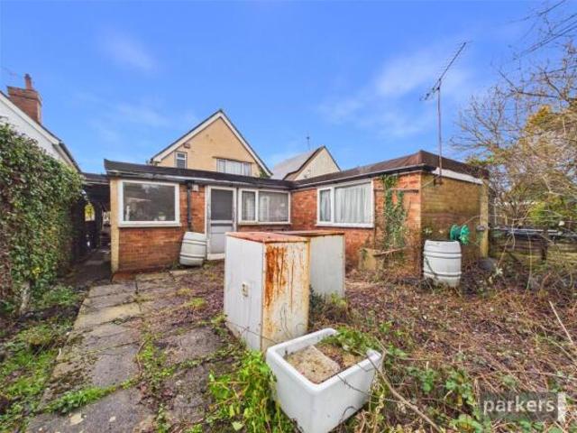 3 bedroom detached house for sale in Crockhamwell Road, Woodley, Reading, Berkshire, RG5