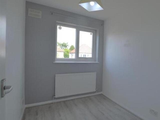 3 bedroom detached house for sale in Crofthill Road, Slough, SL2
