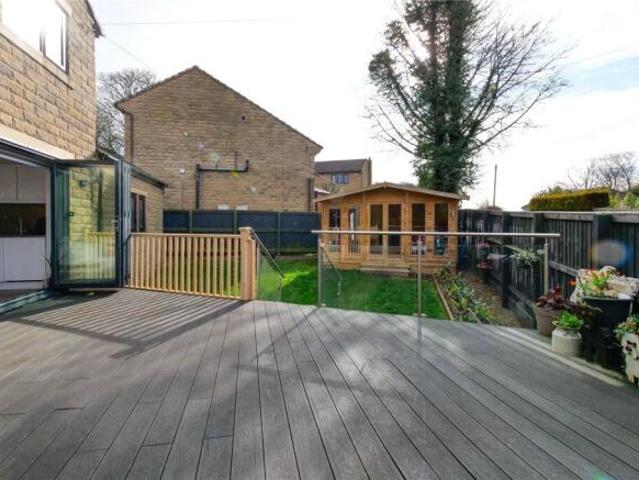 3 bedroom detached house for sale in Cromwell Court, Bradford, West Yorkshire, BD9