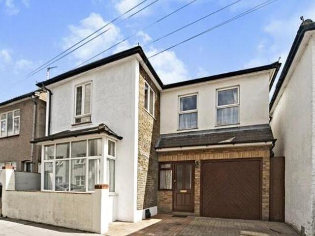 3 Bedroom Detached House For Sale In Croydon