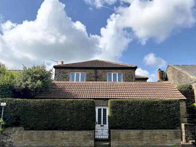 3 Bedroom Detached House For Sale In Ambler Thorn, Queensbury