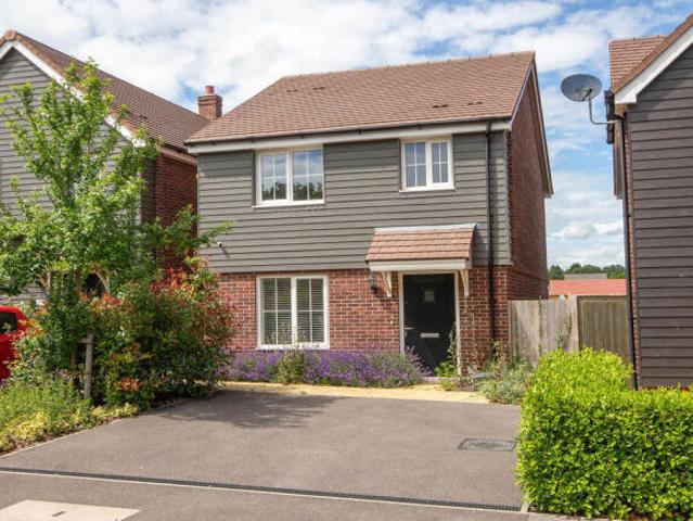 3 bedroom detached house for sale in Anderdon Avenue, Rownhams, SO16