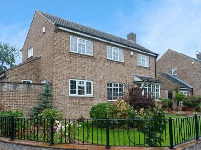 3 Bedroom Detached House For Sale In Adel