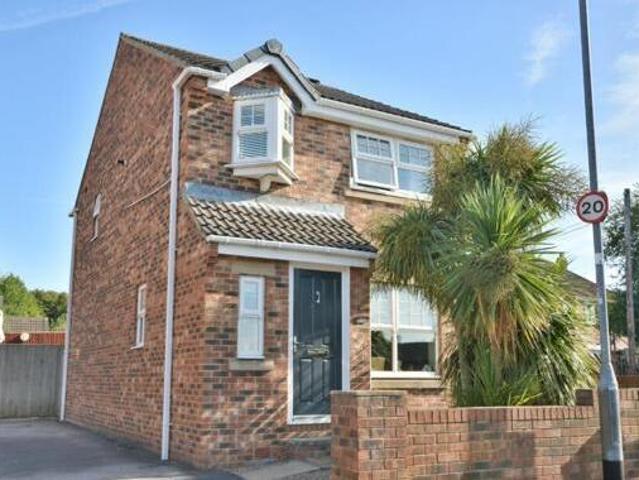 3 Bedroom Detached House For Sale In Allerton Bywater, Castleford