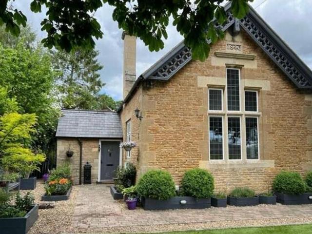3 Bedroom Detached House For Sale In Apethorpe, Peterborough