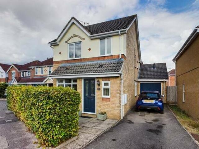 3 bedroom detached house for sale in Archer Drive Bierton Park Aylesbury HP20