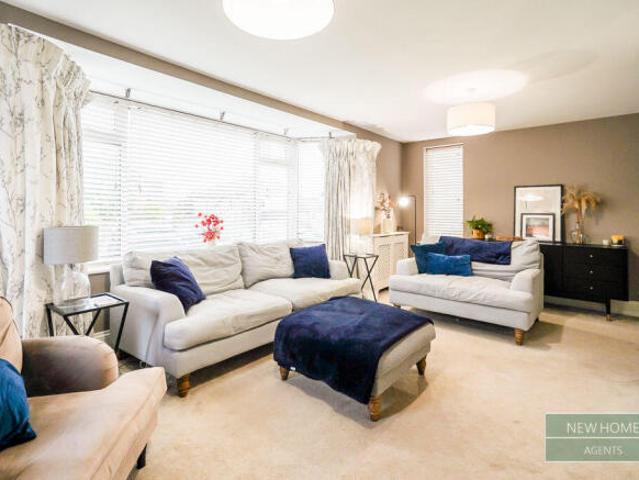 3 bedroom detached house for sale in Ash Hill Dr, Shadwell, Leeds LS17 8JR, LS17