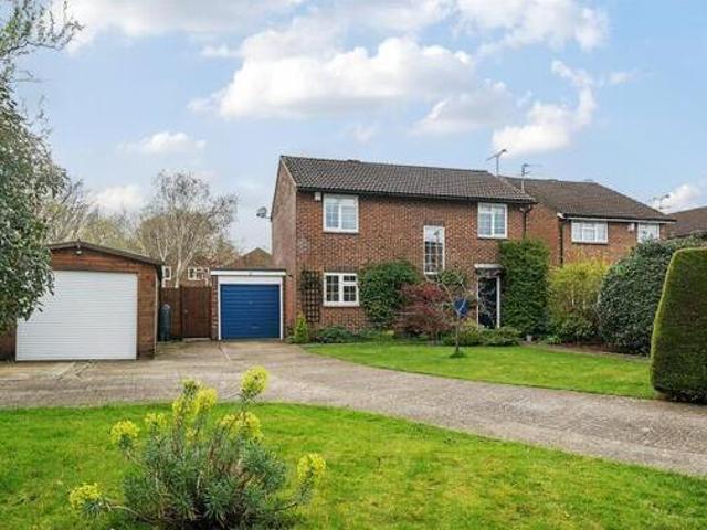 3 Bedroom Detached House For Sale In Ash Vale, Surrey